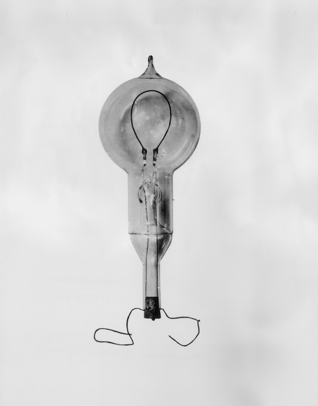 Oct. 21, 1879: Thomas Edison invents a commercially viable electric ...